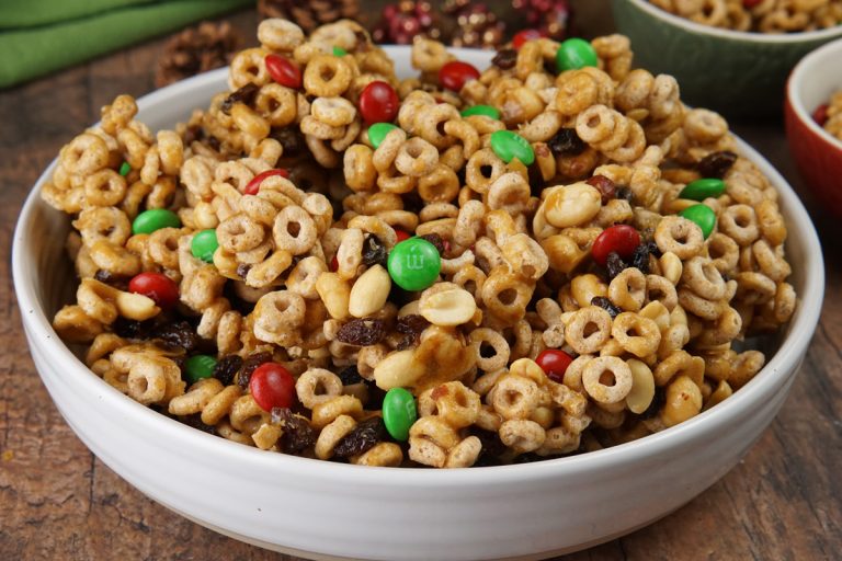 11 Festive Christmas Treats to Bring to a Party