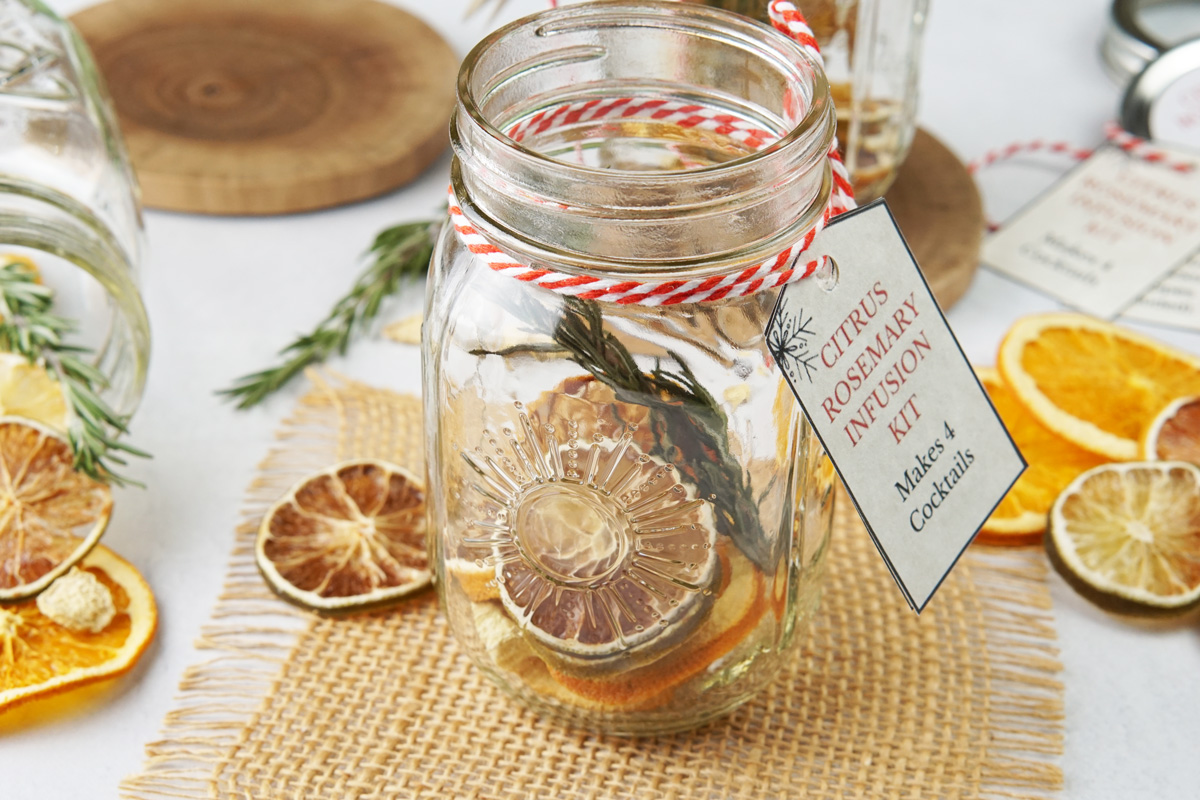 17 Quick & Easy DIY Christmas Food Gifts That Everyone Will Love